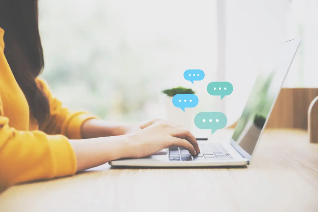 8 Essential Reasons to Use Live Chat for Your Business